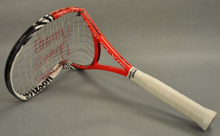 Do Tennis Racquets Wear Out? Things You Should Know - TennisTips.org
