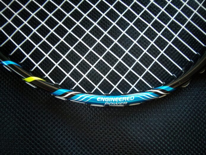 7 Tips on How to Choose a Tennis Racket - TennisTips.org